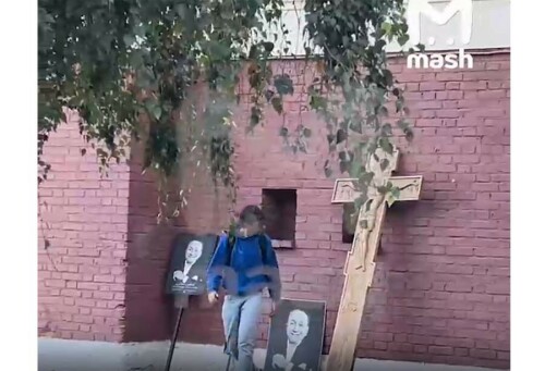 Mash: могилу Александра Маслякова разгромили на Новодевичьем кладбище Amur.Life