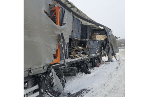 Извлекать тело погибшего при столкновении двух фур в Приамурье пришлось спасателям (фото, видео ...